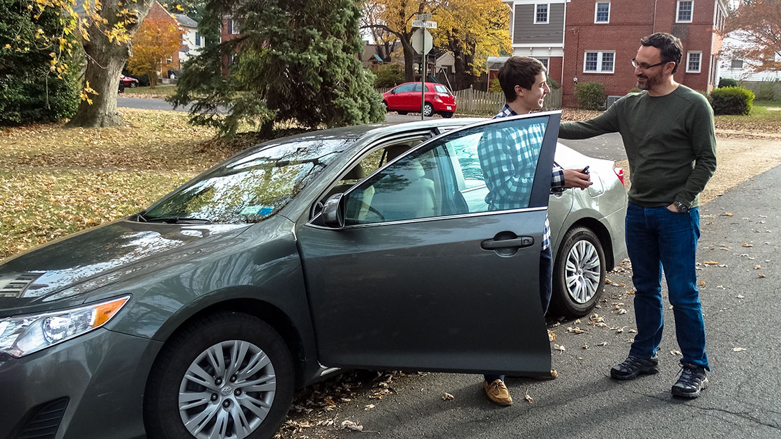 IIHS used car lists help families choose safer, larger vehicles for teens